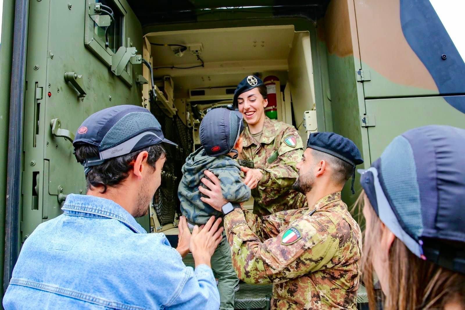 Tutti pazzi per l’Esercito Italiano per i suoi primi 162 anni. - Difesa ...